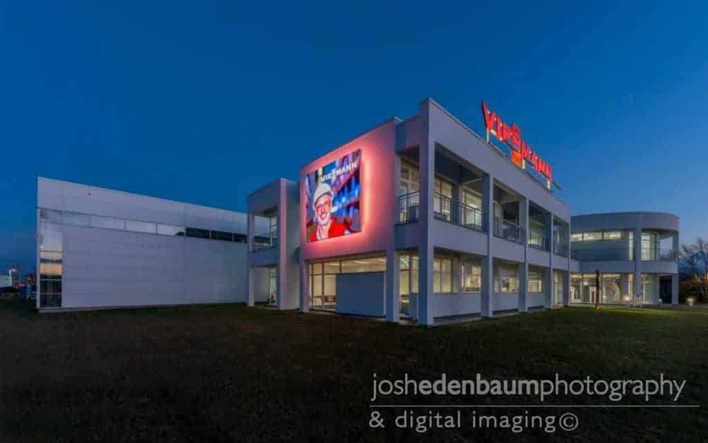 QST: Large LED screen installation for Viessmann USA HQ off I-95 ...