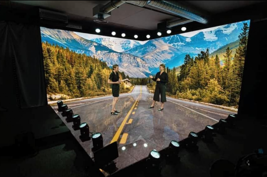 QST LED: HoloDeck™ LED Experience – HOLODECK LED